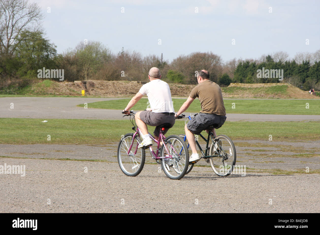Cyclists together hi-res stock photography and images - Alamy