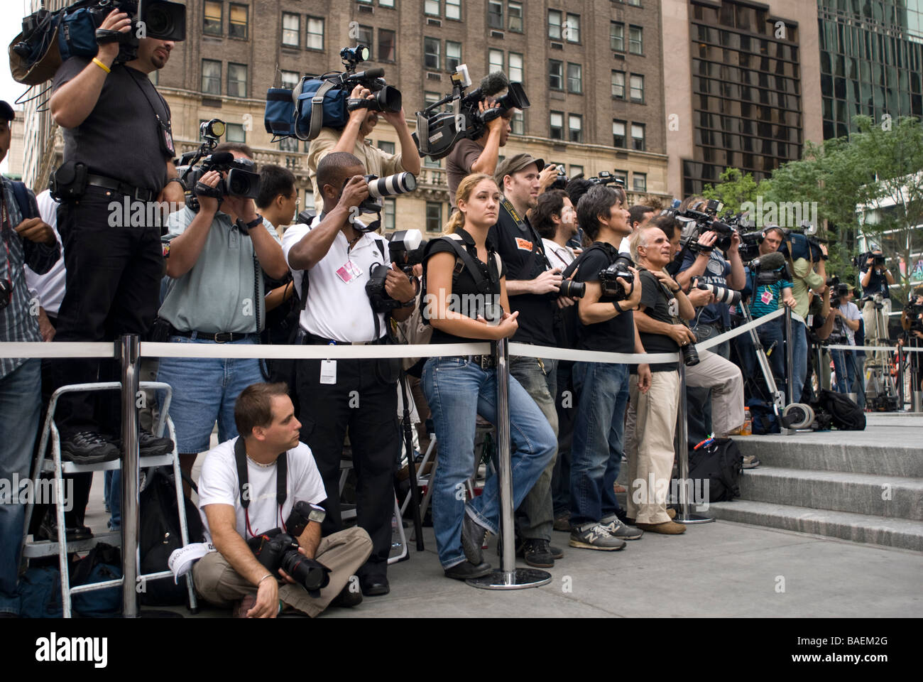 Reporters & photographers waiting for the 1st Apple iPhone outside the ...