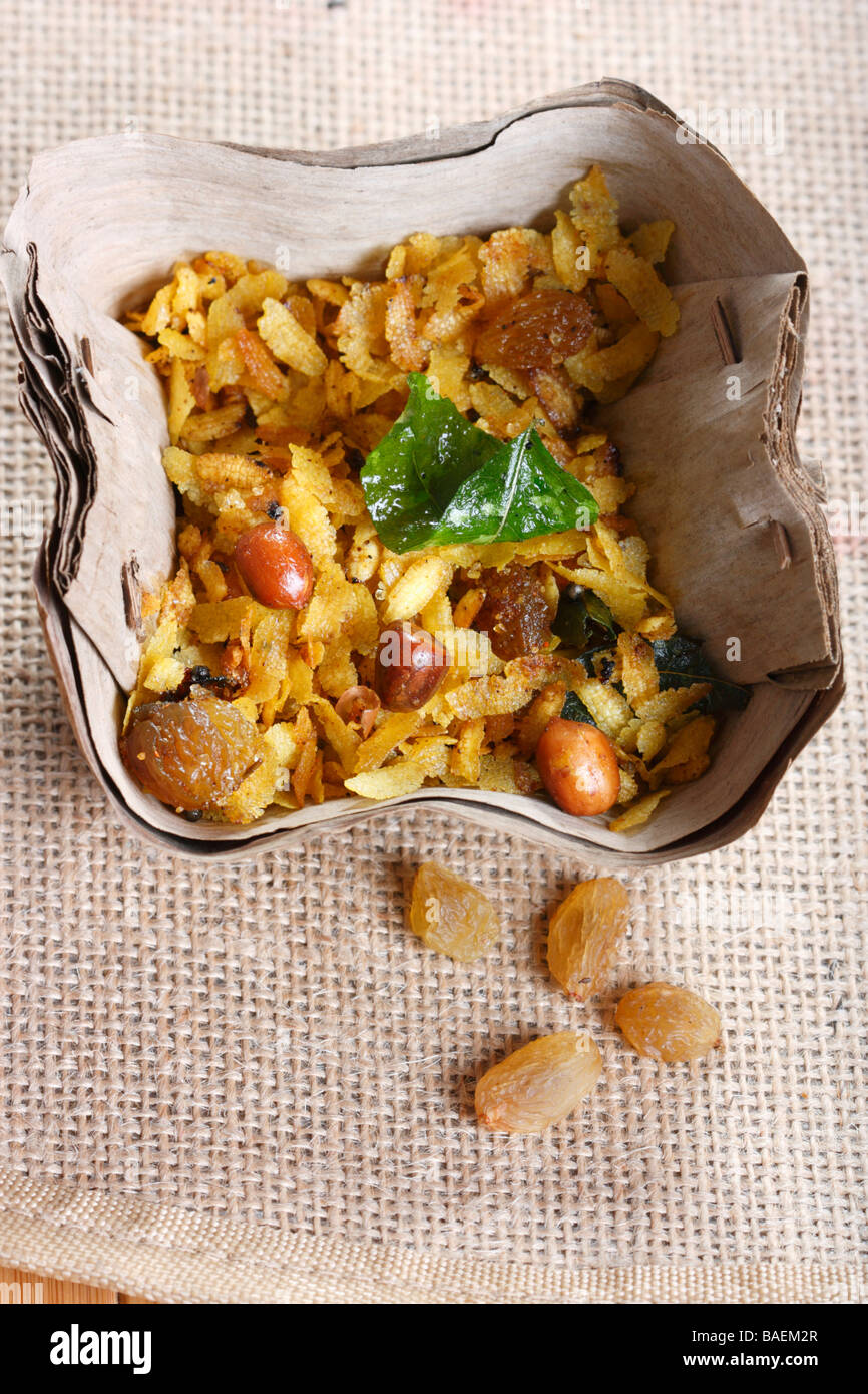 Chivda is a traditional maharastrian crispy, cranchy snack made with ...