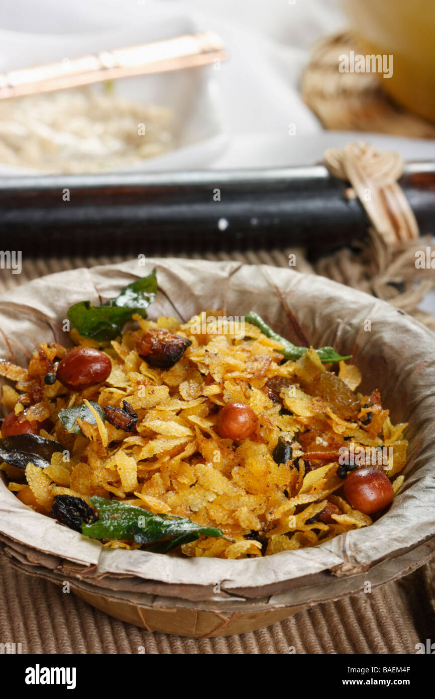 Chivda is a traditional maharastrian crispy, cranchy snack made with ...