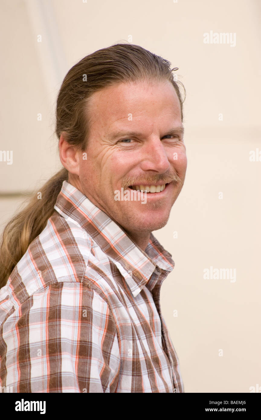 Man laughing camera on hi-res stock photography and images - Alamy