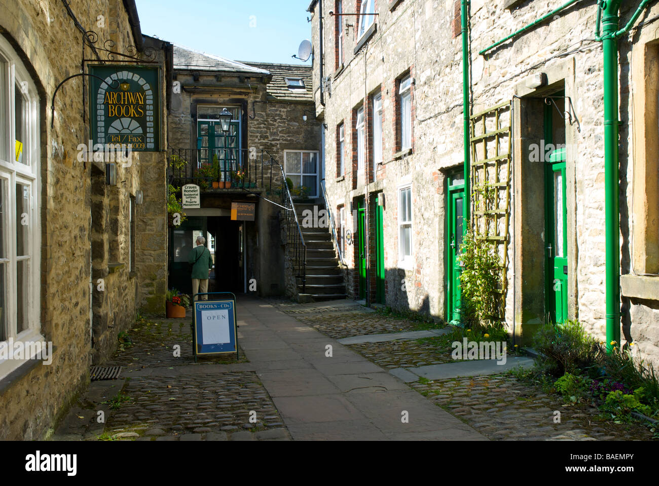 Shops in settle yorkshire hi-res stock photography and images - Alamy