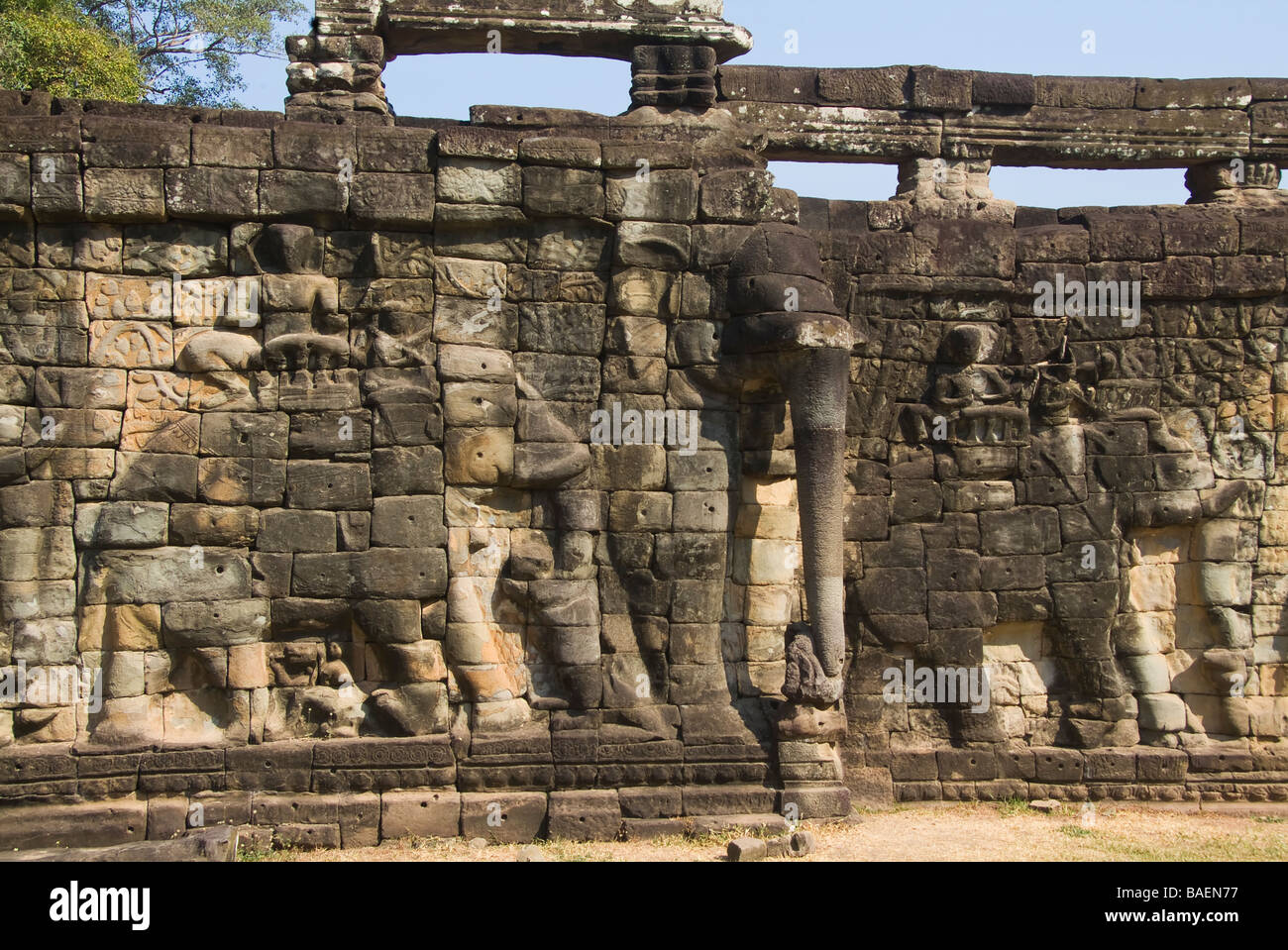 Three headed buddha hi-res stock photography and images - Alamy