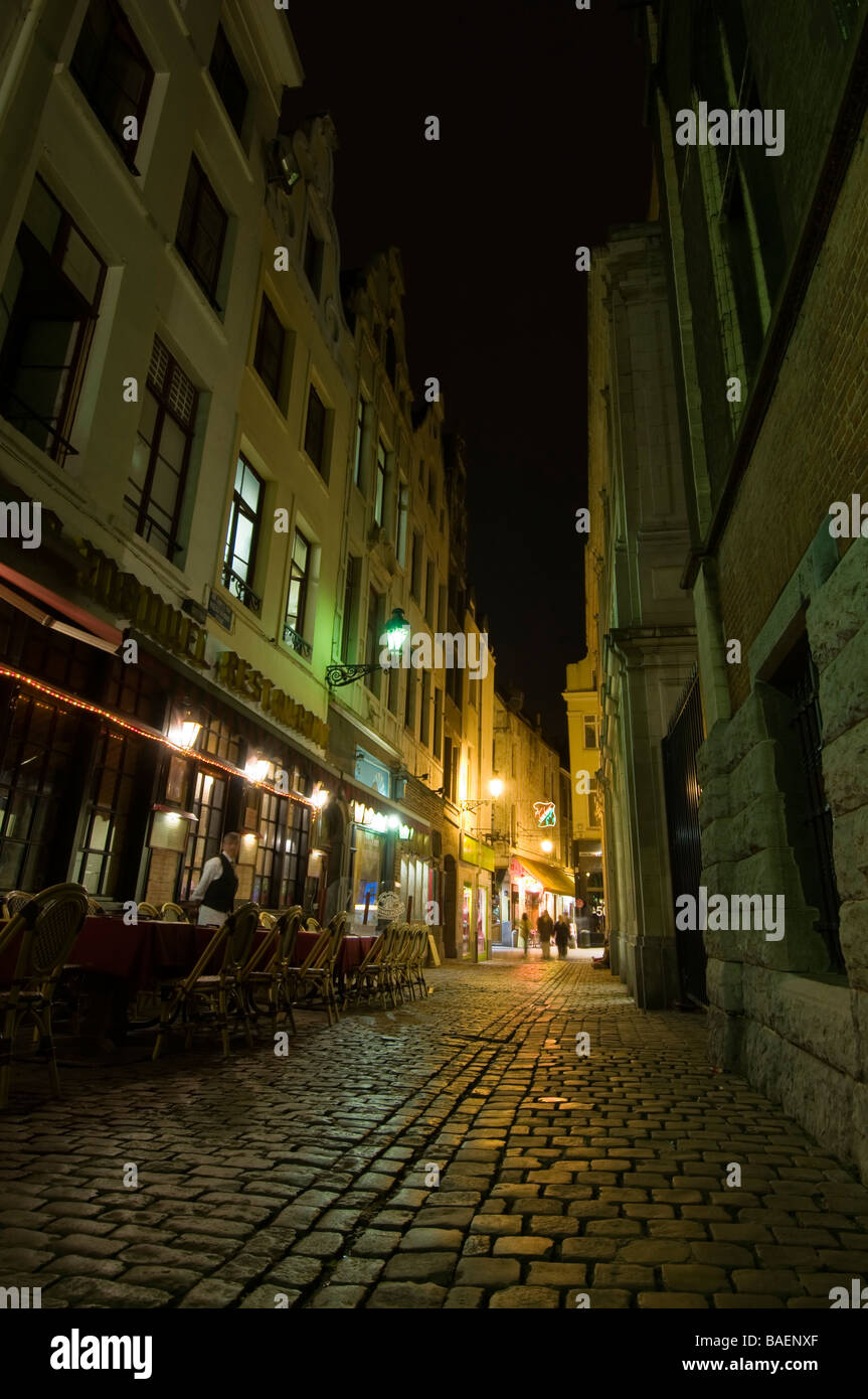 Street view - Old town in Brussels Stock Photo - Alamy