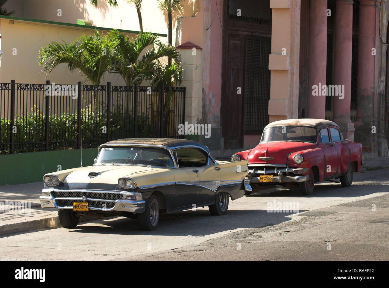 Street scene with classic cars, Havana, Cuba Stock Photo - Alamy