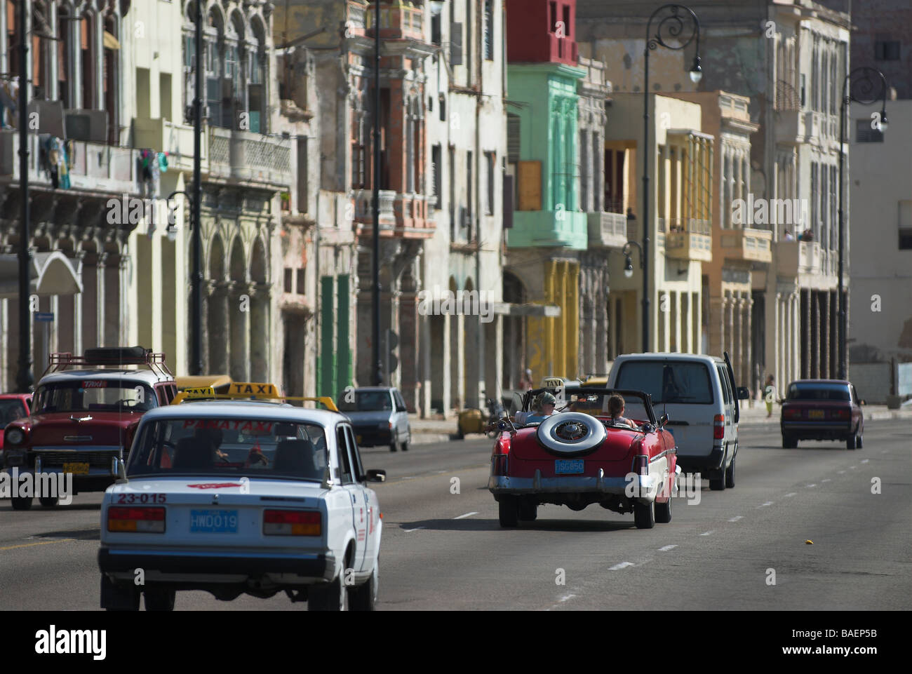 Malecon street scene with classic car, Havana, Cuba Stock Photo - Alamy