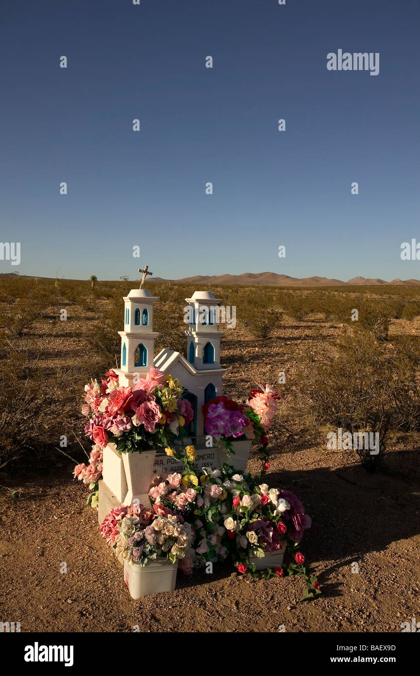 Road accident marker hi-res stock photography and images - Alamy