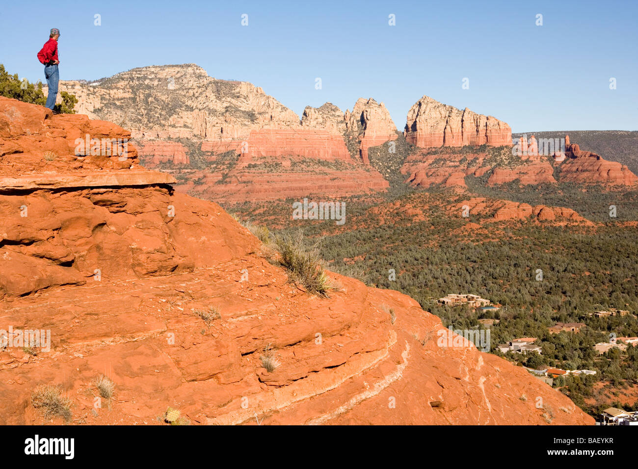 Man standing on edge of canyon - Sedona, Arizona Stock Photo - Alamy