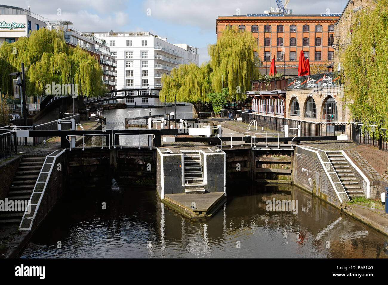 Camden lock london hi-res stock photography and images - Alamy