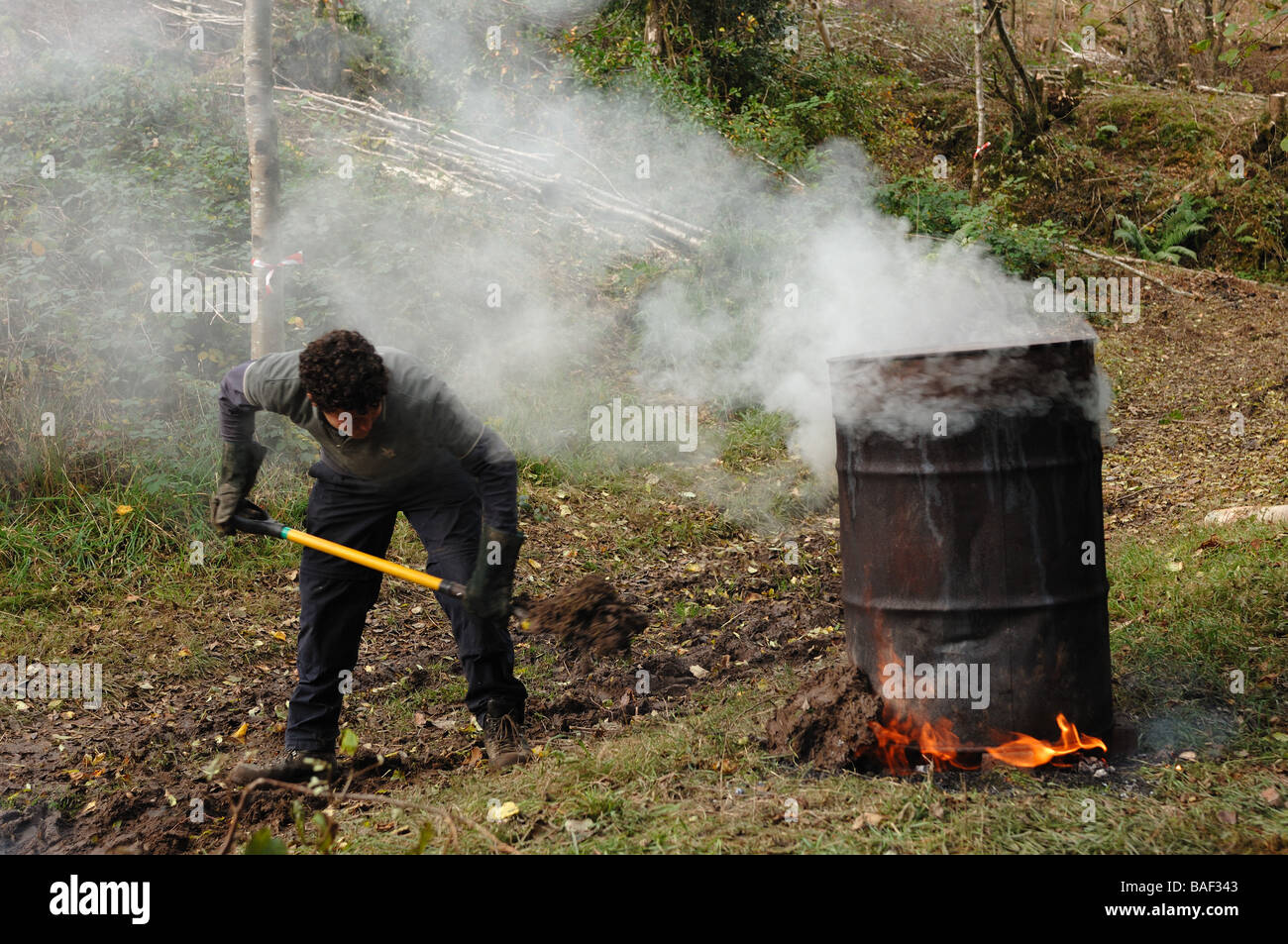 Charcoal Maker Stock Photos & Charcoal Maker Stock Images - Alamy