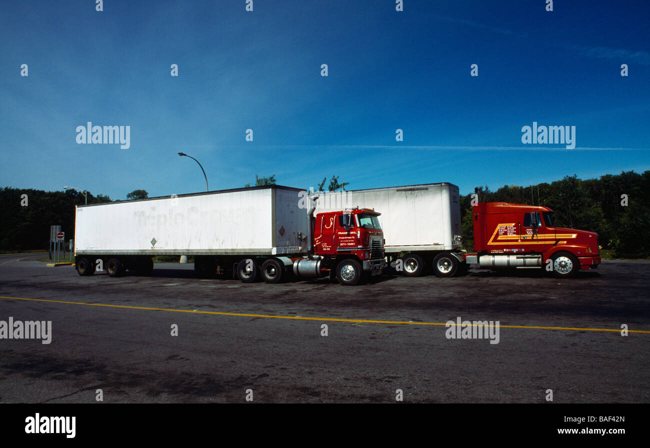 Two trucks hi-res stock photography and images - Alamy