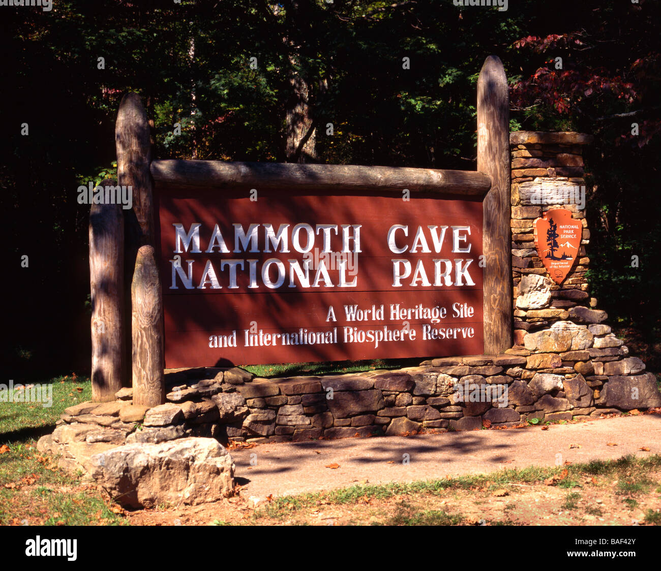 "Mammoth Cave - National Park" sign in Kentucky USA Stock Photo - Alamy