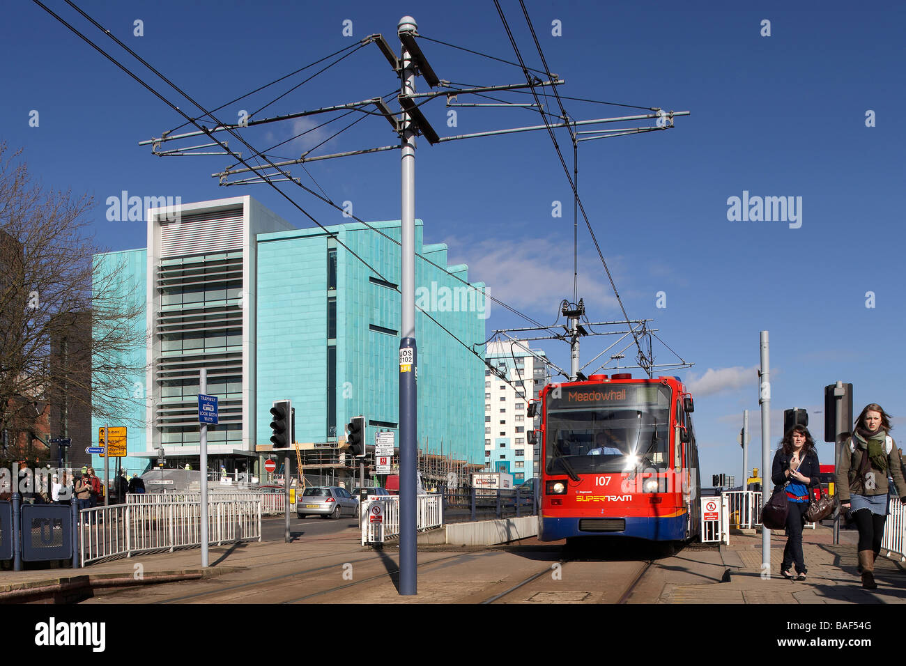 The information commons building sheffield hi-res stock photography and ...