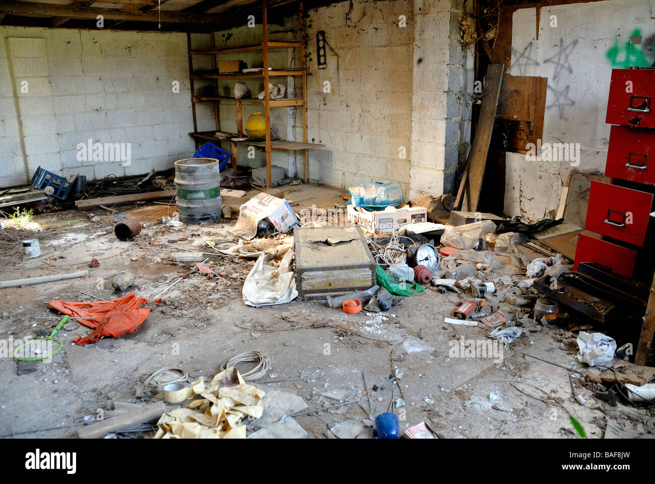 Trashed room hi-res stock photography and images - Alamy