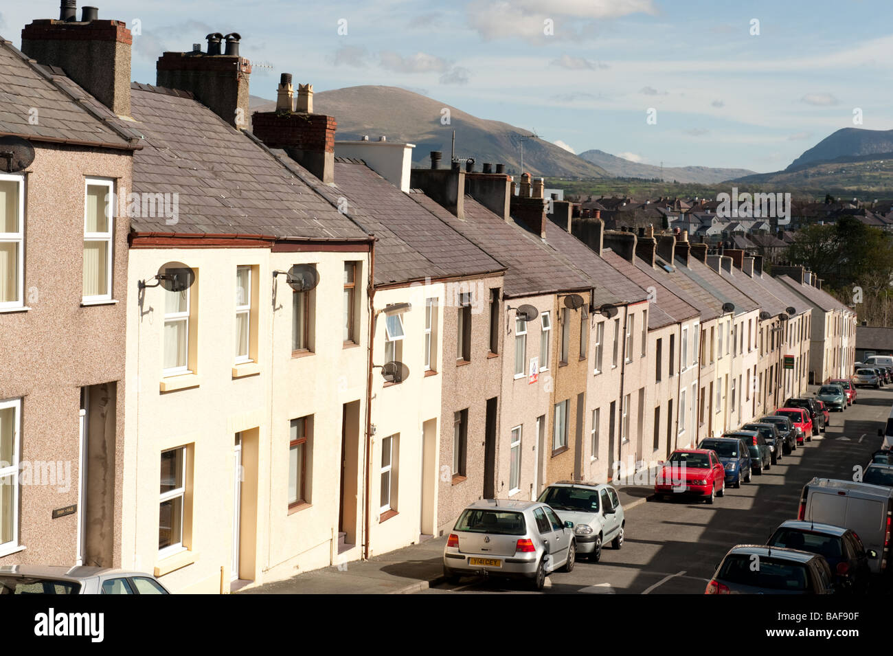Two terraced street hi-res stock photography and images - Alamy