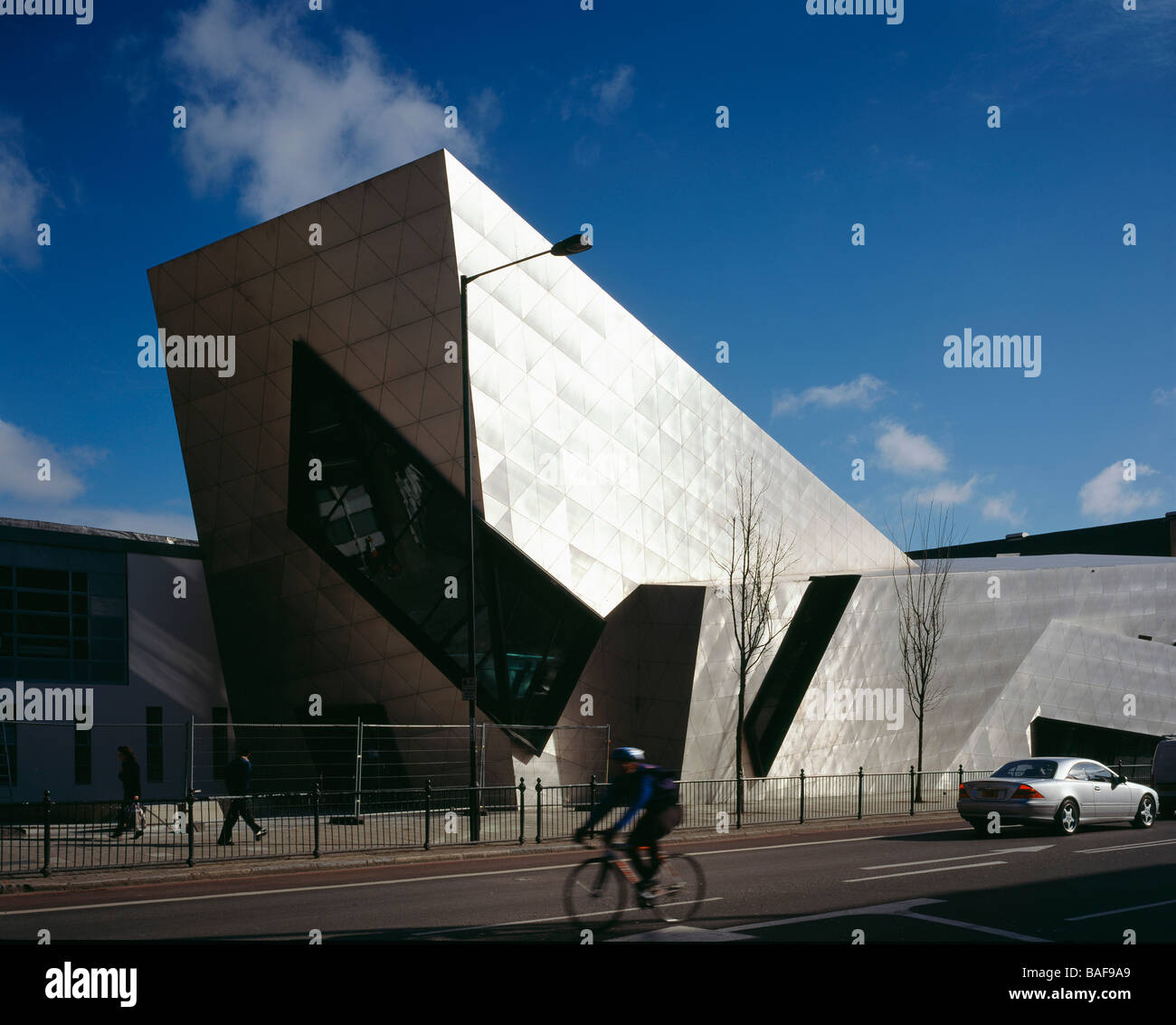 London metropolitan university post graduate hi-res stock photography ...