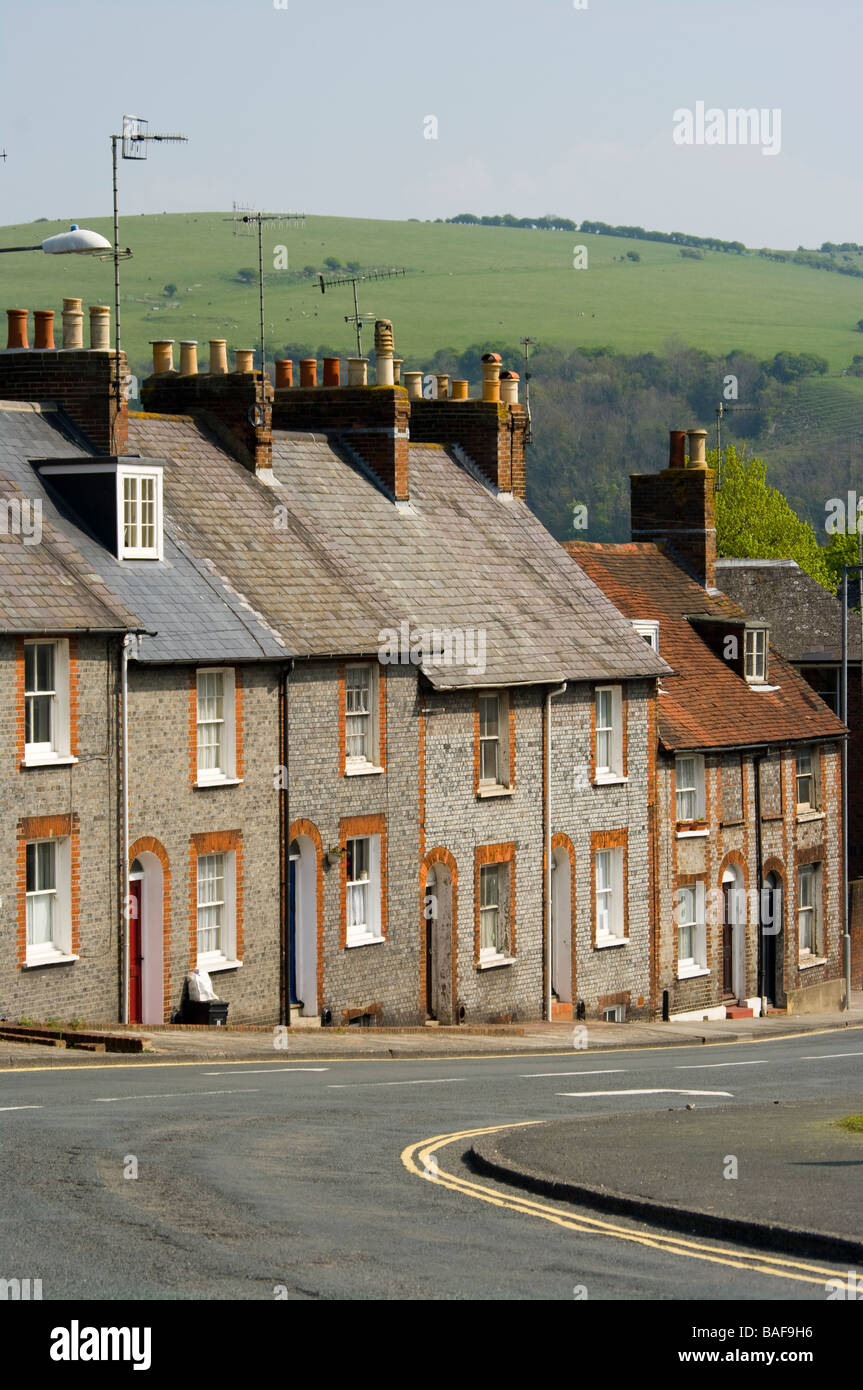 Row of houses uk front view hi-res stock photography and images - Alamy