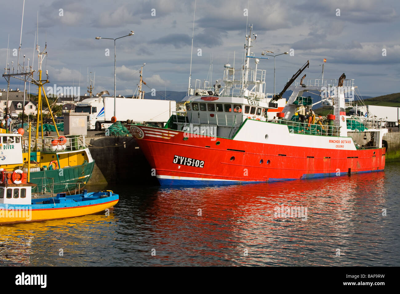 Dingle port hi-res stock photography and images - Alamy