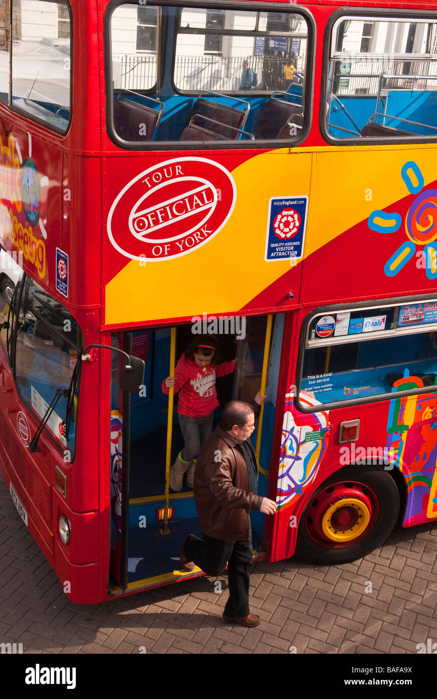 Red bus hi-res stock photography and images - Alamy
