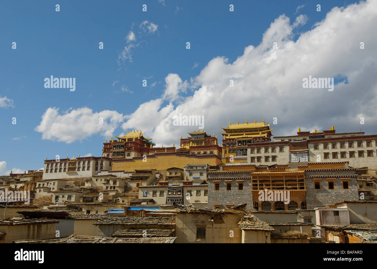 songzanlin tibetan monastery shangri la china Stock Photo - Alamy