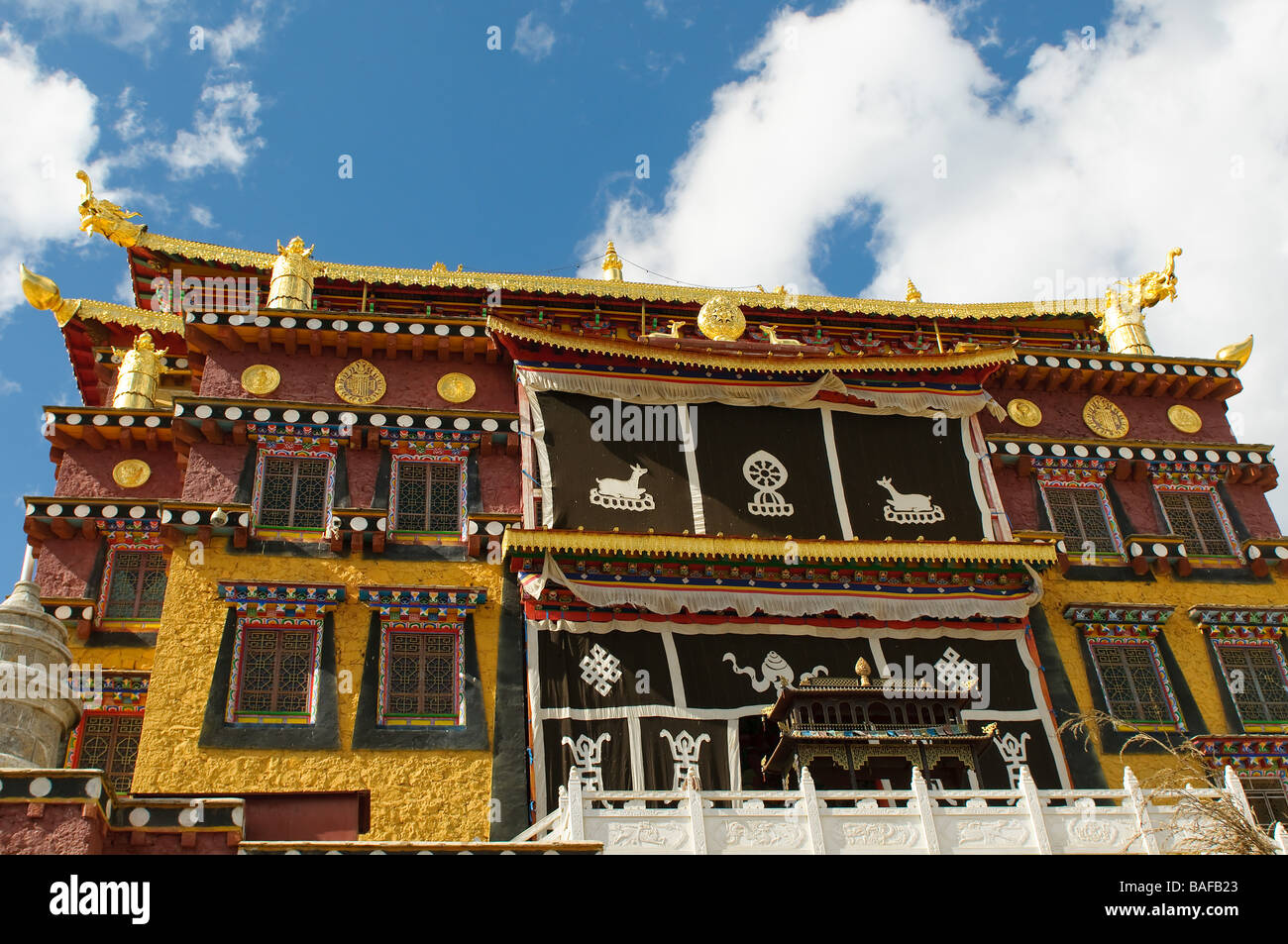 songzanlin tibetan monastery shangri la china Stock Photo - Alamy