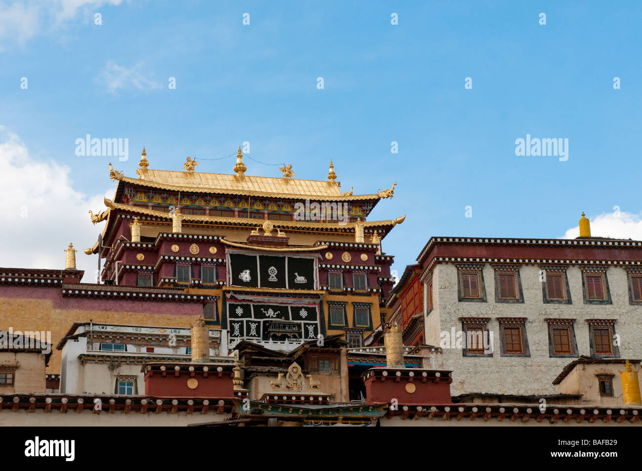 songzanlin tibetan monastery shangri la china Stock Photo - Alamy