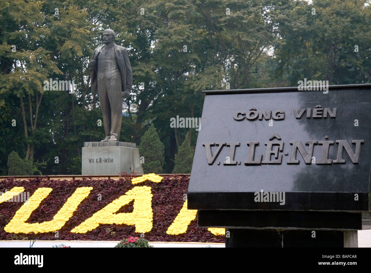Vladimir lenin in capital hi-res stock photography and images - Alamy