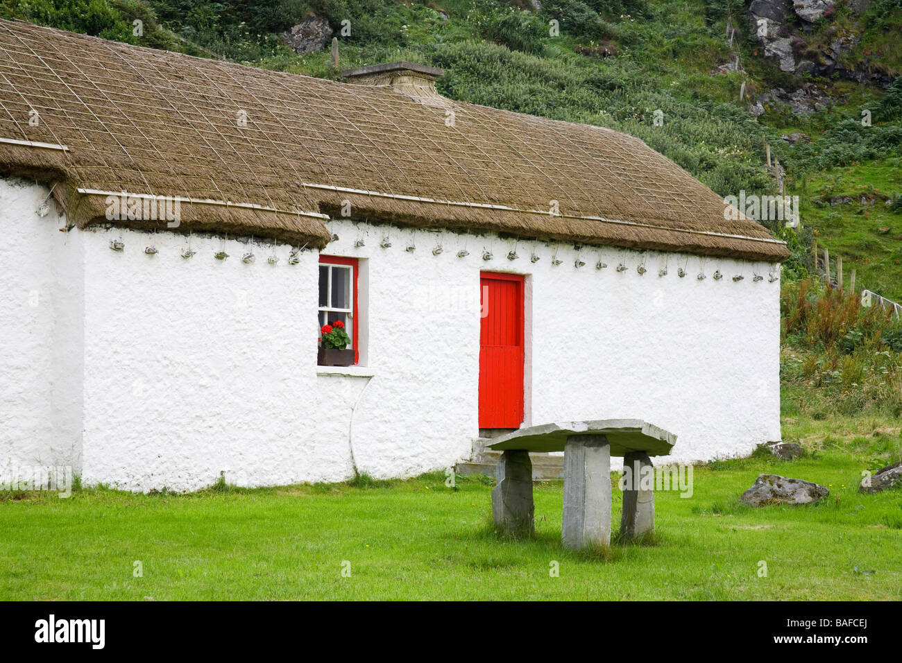 Glencolmcille folk village hi-res stock photography and images - Alamy