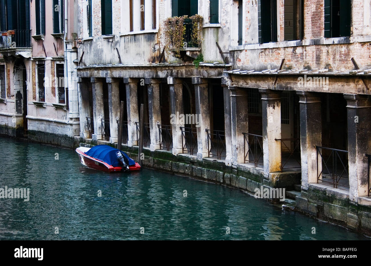 Small speedboat / motorboat in Venice Italy Stock Photo - Alamy