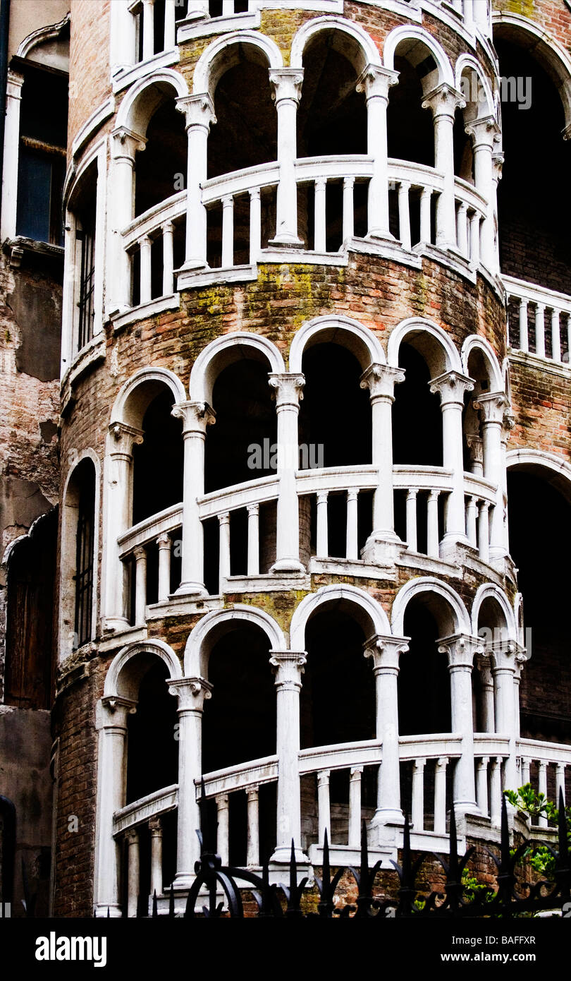The spiral staircase of Palazzo Contarini del Bovolo Venice Italy Stock ...