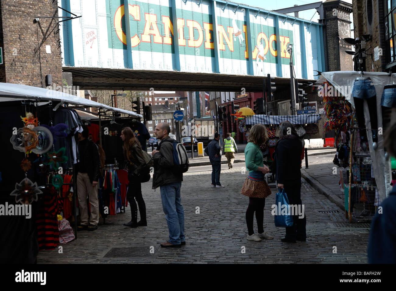 Camden lock railway bridge hi-res stock photography and images - Alamy