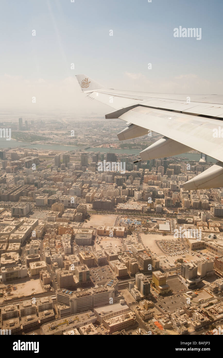 A plane flying over Dubai in the UAE Stock Photo - Alamy