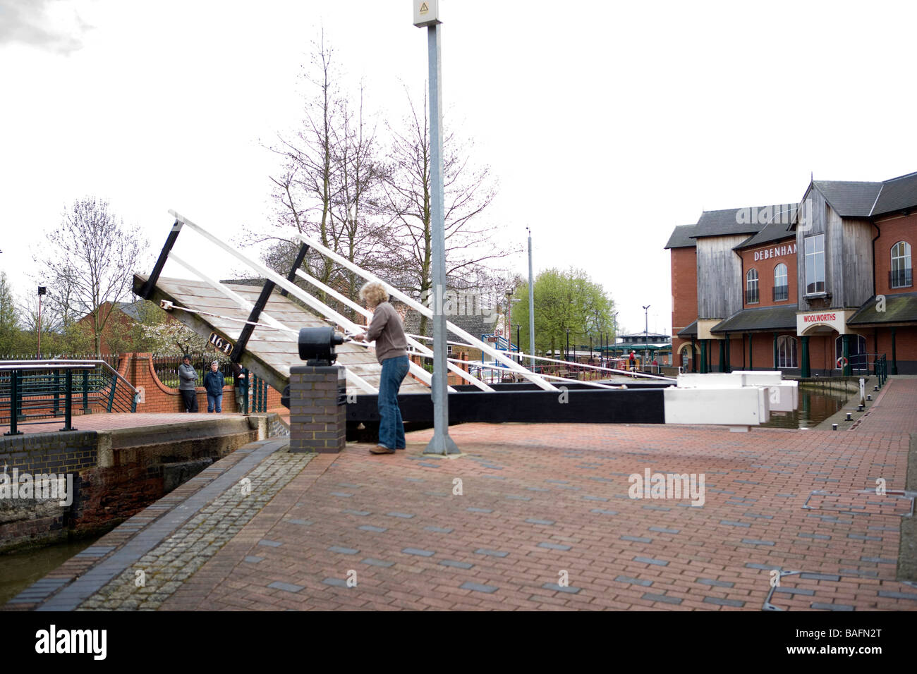 Windlass on canal hi-res stock photography and images - Alamy