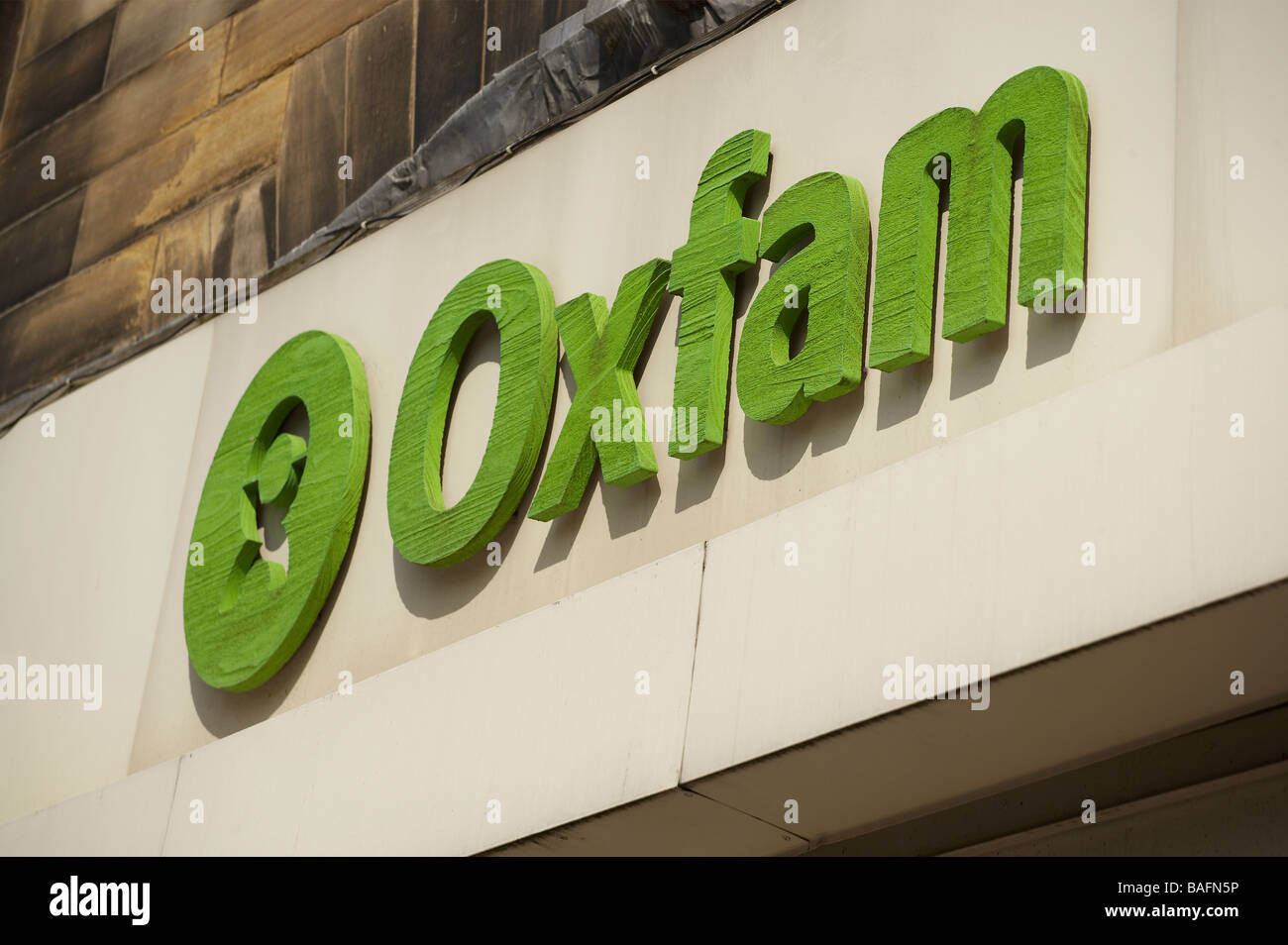 Charity shop hi-res stock photography and images - Alamy