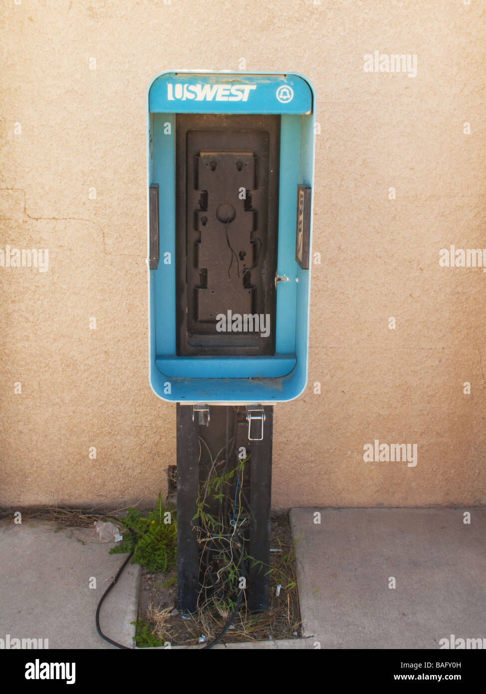 Broken phone box hi-res stock photography and images - Alamy