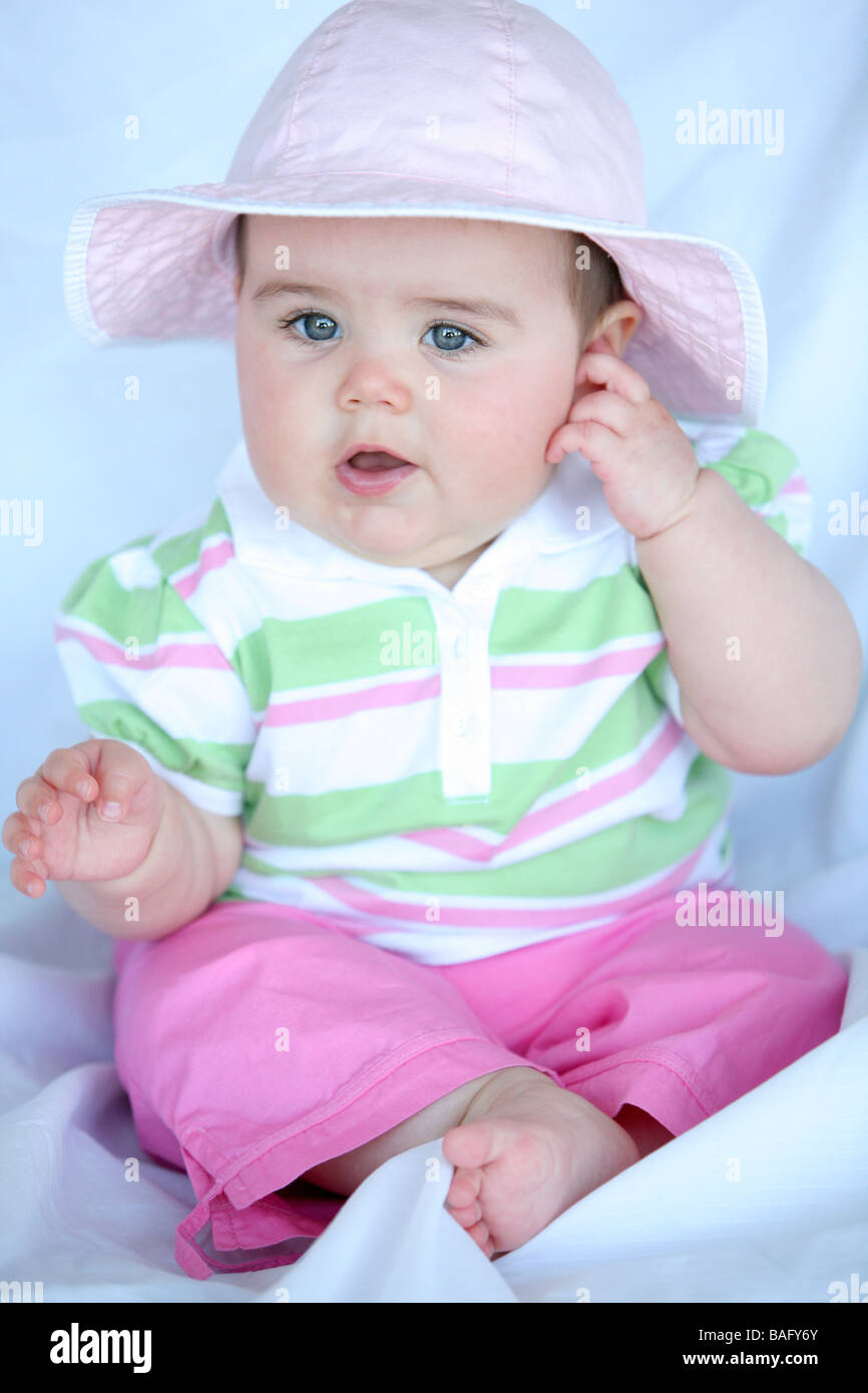 Cute baby girl hat hi-res stock photography and images - Alamy