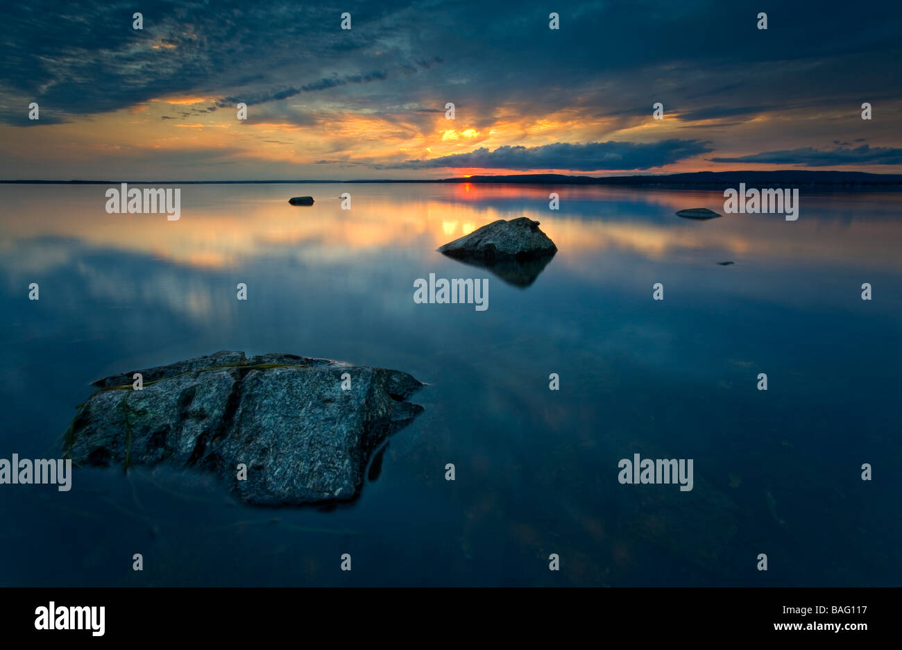 Simplistic landscape hi-res stock photography and images - Alamy