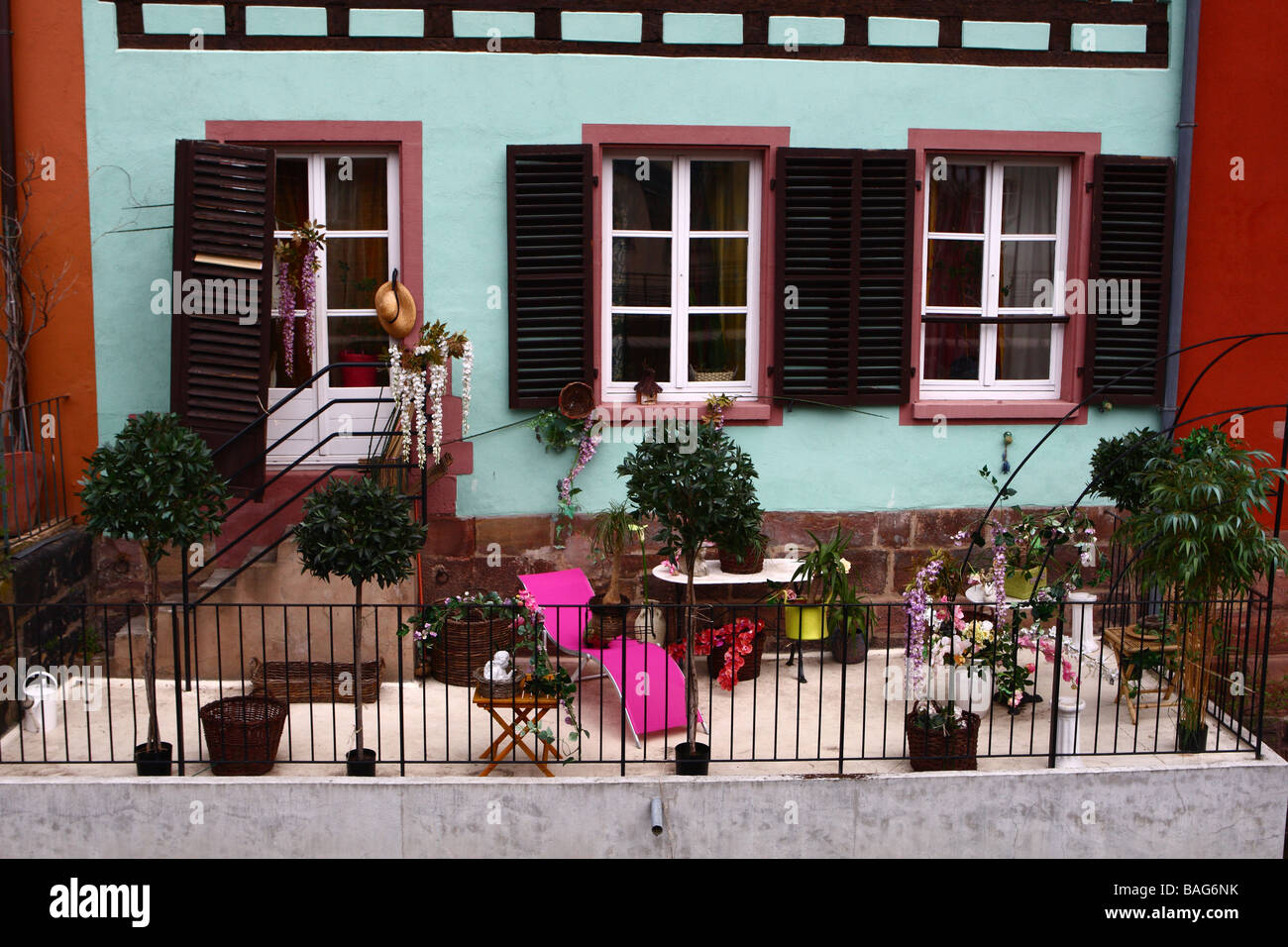 Alsace house colourful hi-res stock photography and images - Alamy