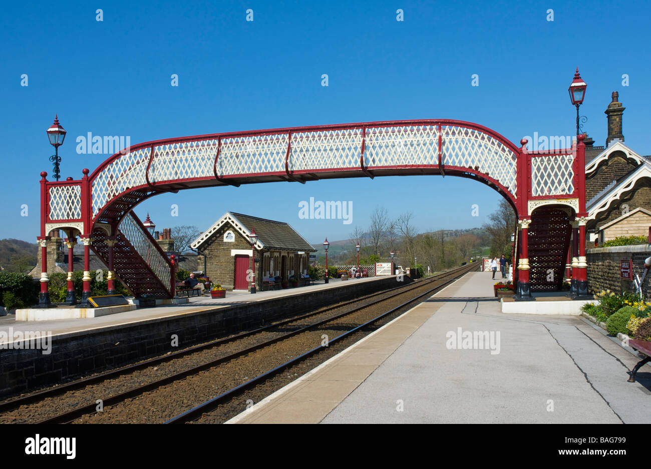Passenger footbridge at Settle railway station, North Yorkshire ...