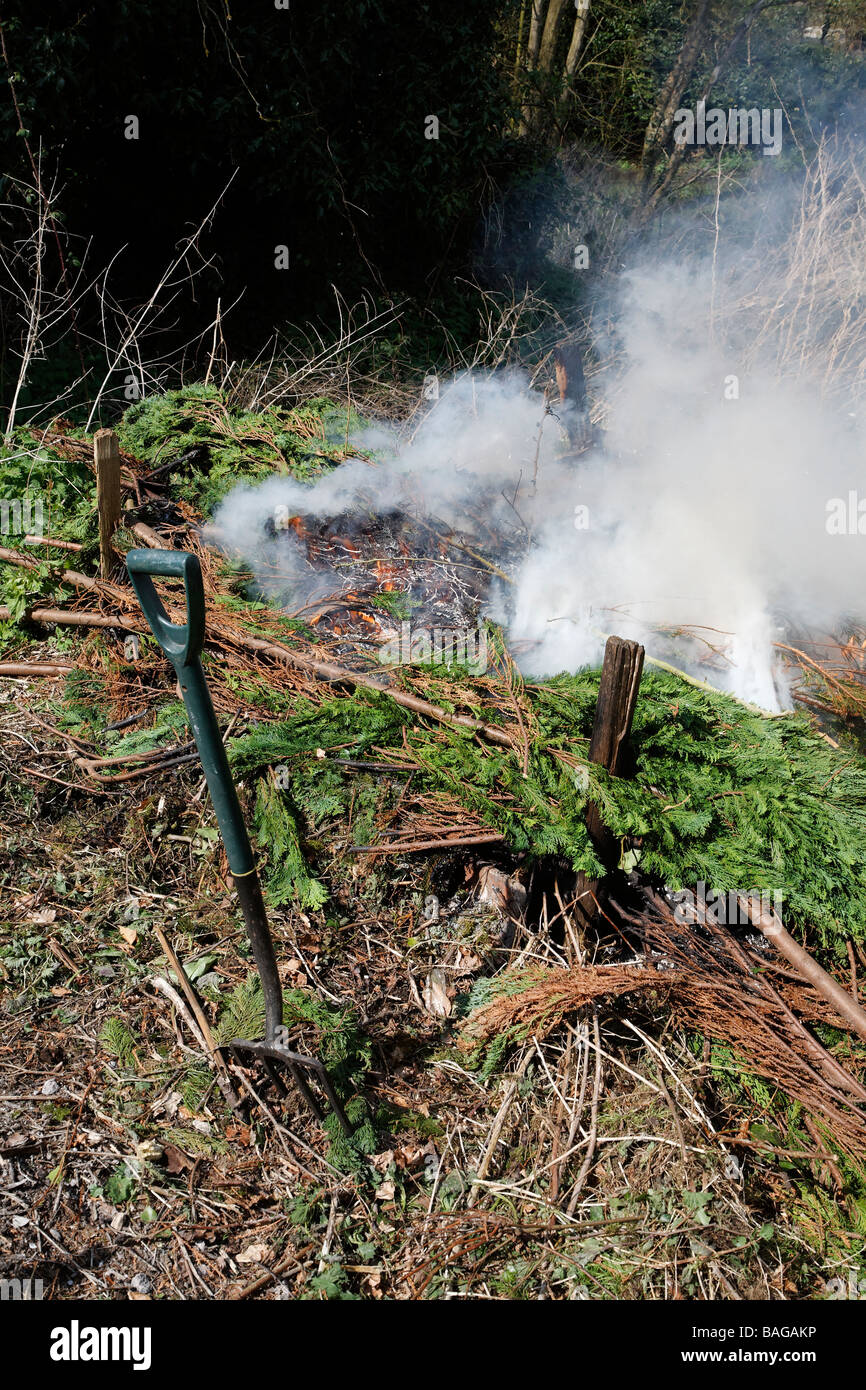 Garden bonfire smoke Stock Photo - Alamy