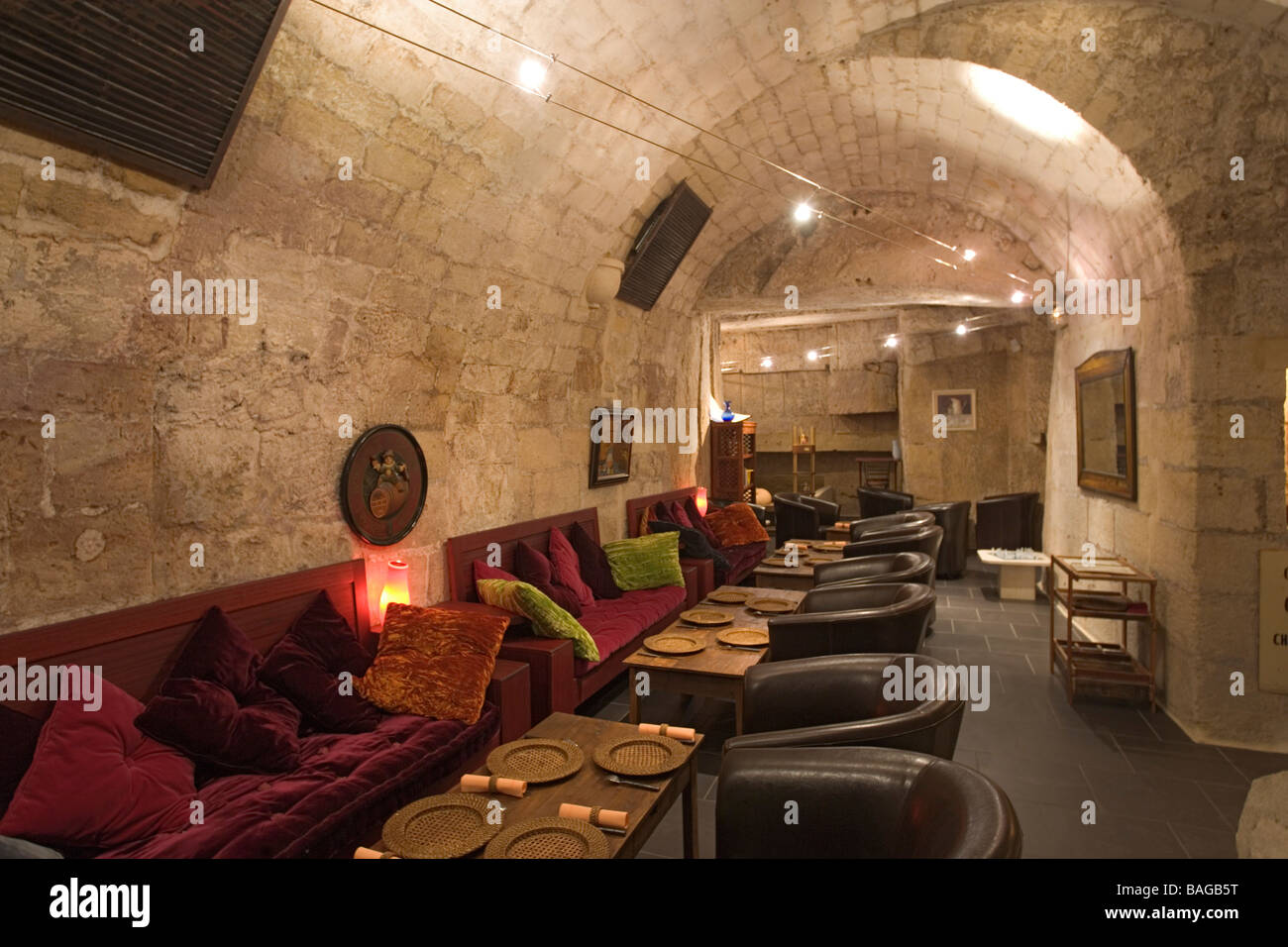 Saint emilion wine bar hi-res stock photography and images - Alamy