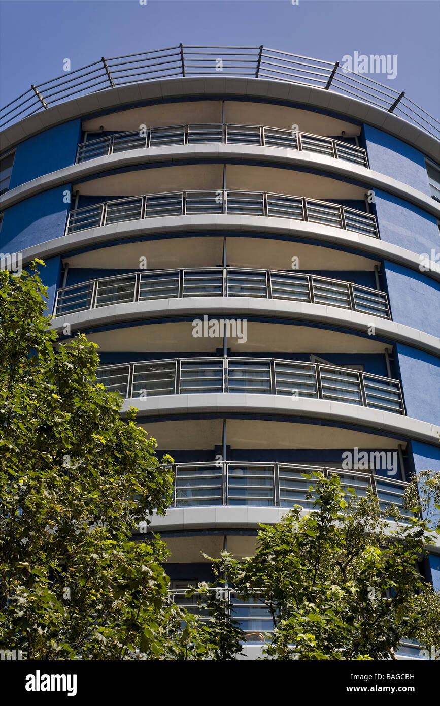 CENTRIUM APARTMENTS, ACANTHUS FERGUSON MANN ARCHITECTS, WOKING, UNITED ...
