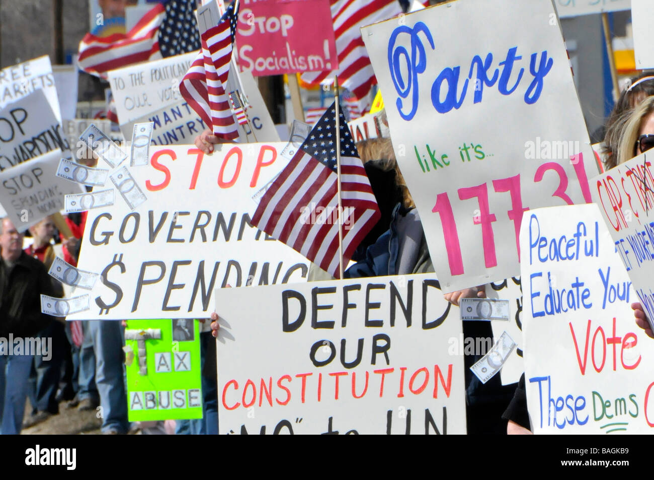 Symbol taxes hi-res stock photography and images - Alamy