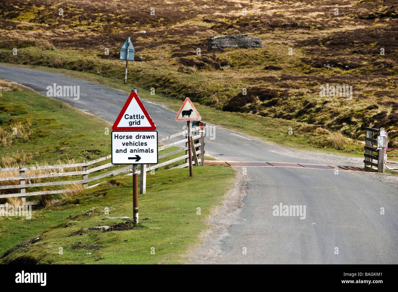 Cattle grid sign in the North Yorkshire Dales Stock Photo - Alamy