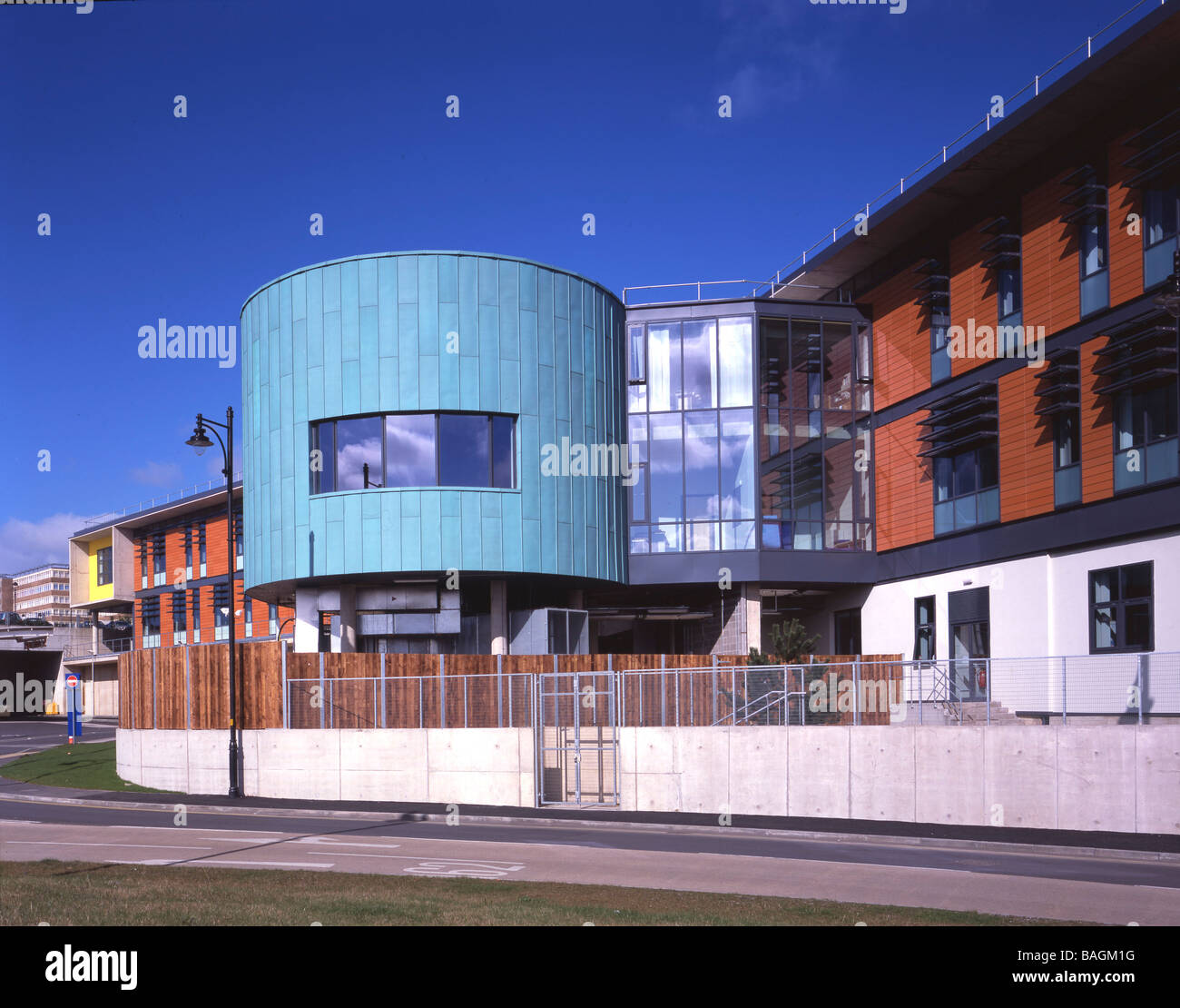 oldham centre for learning exterior with drum and link Stock Photo - Alamy