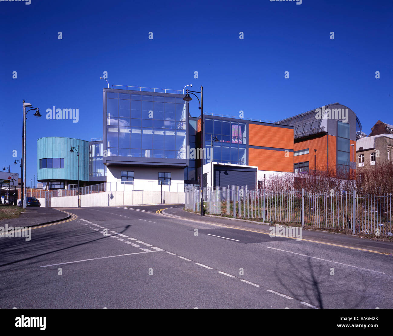 oldham centre for learning east elevation Stock Photo - Alamy