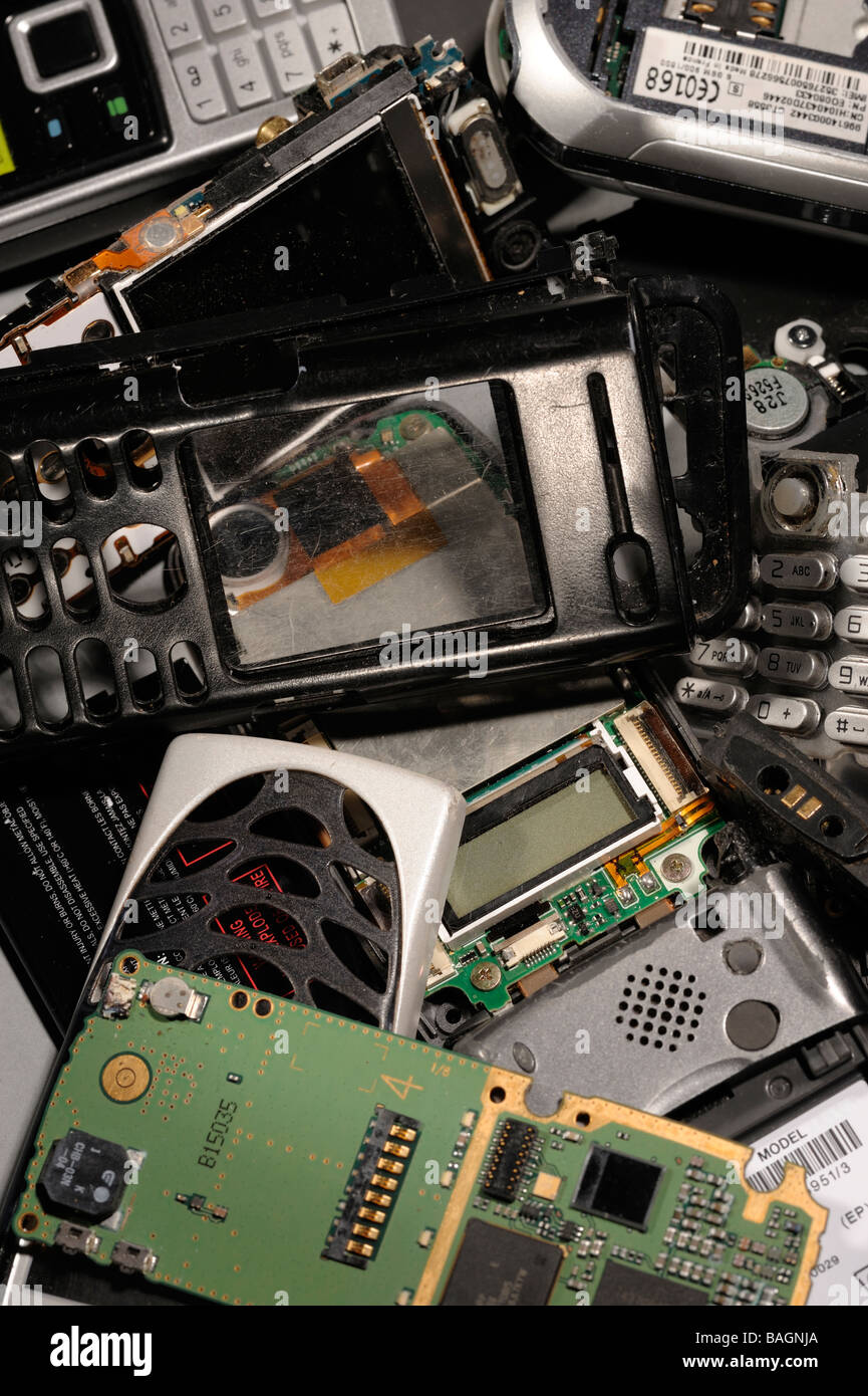 Old broken mobile phones Stock Photo - Alamy