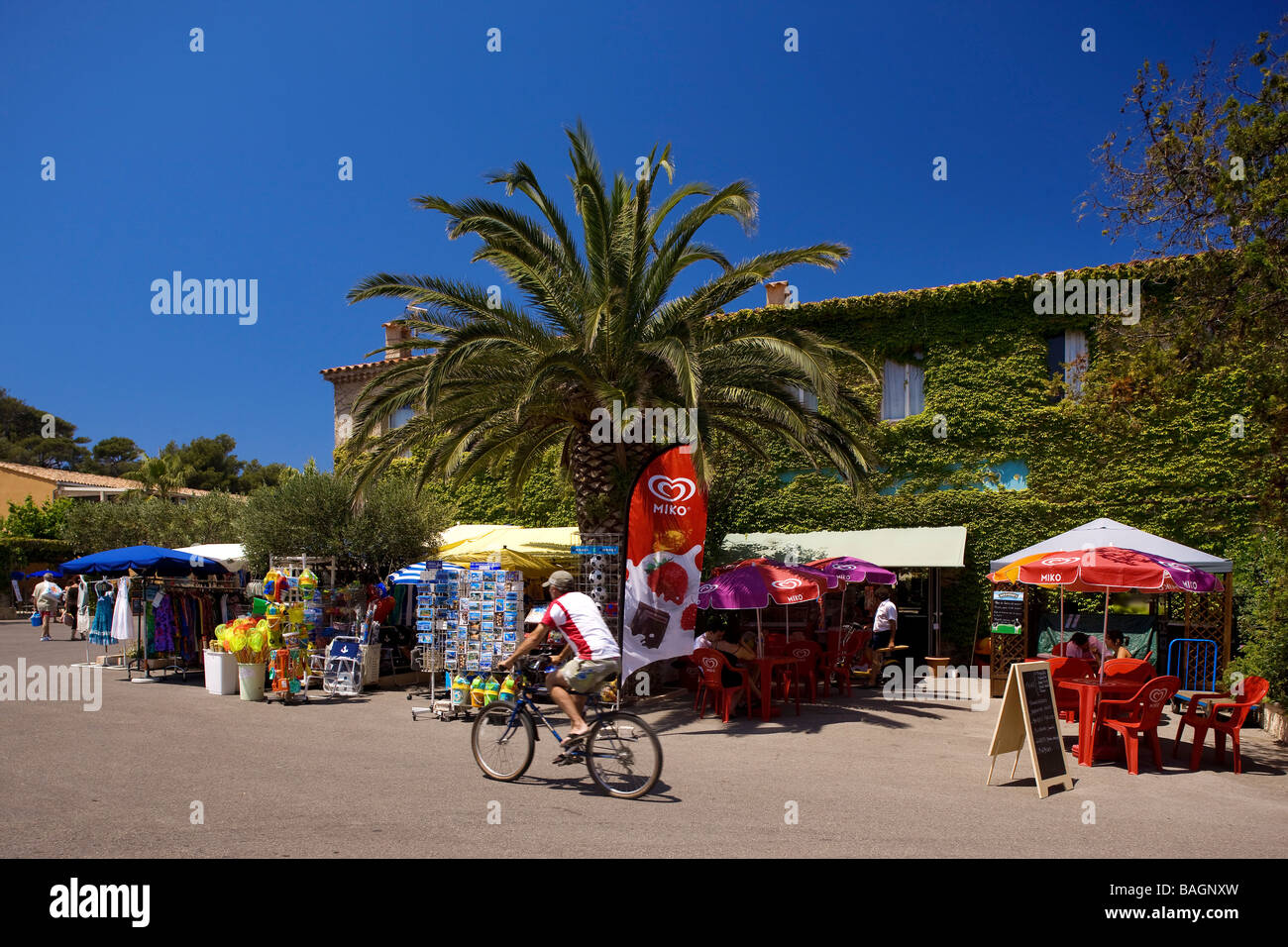 Ile des embiez village hi-res stock photography and images - Alamy