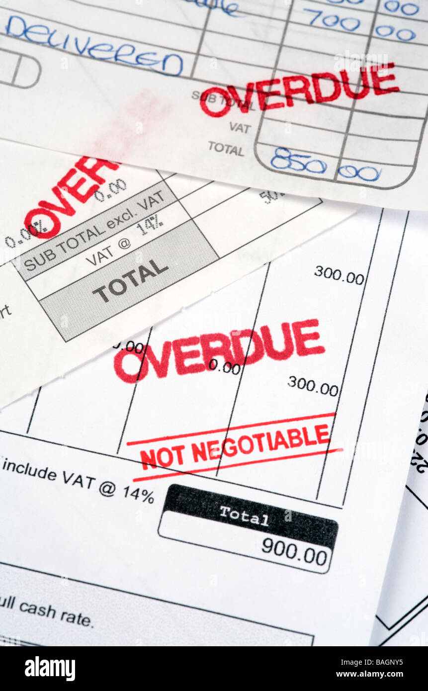 Outstanding bills hi-res stock photography and images - Alamy