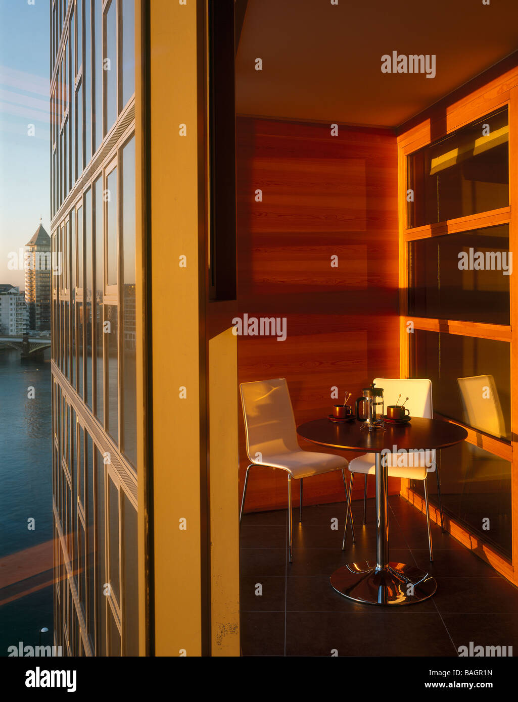 Wharf and wood and london hi-res stock photography and images - Alamy